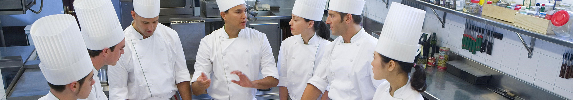 Hints for a better restaurant kitchen staff structure - Electrolux ...
